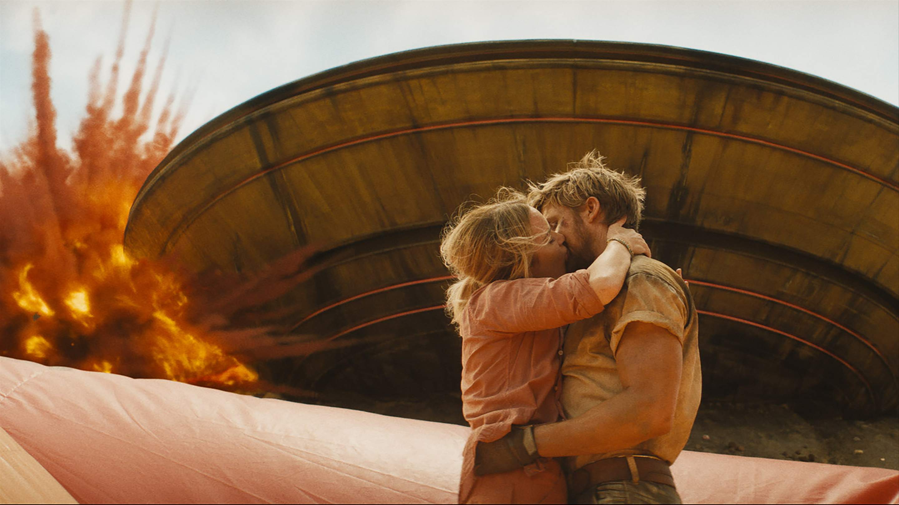 Ryan Gosling and Emily Blunt's Stuntman Action-Comedy 'The Fall Guy ...