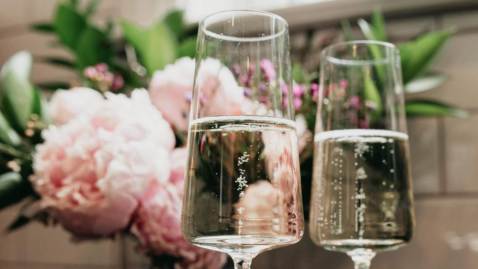 Raise a Glass to Mum: Champagne-Fuelled Experiences to Spoil your Mum ...
