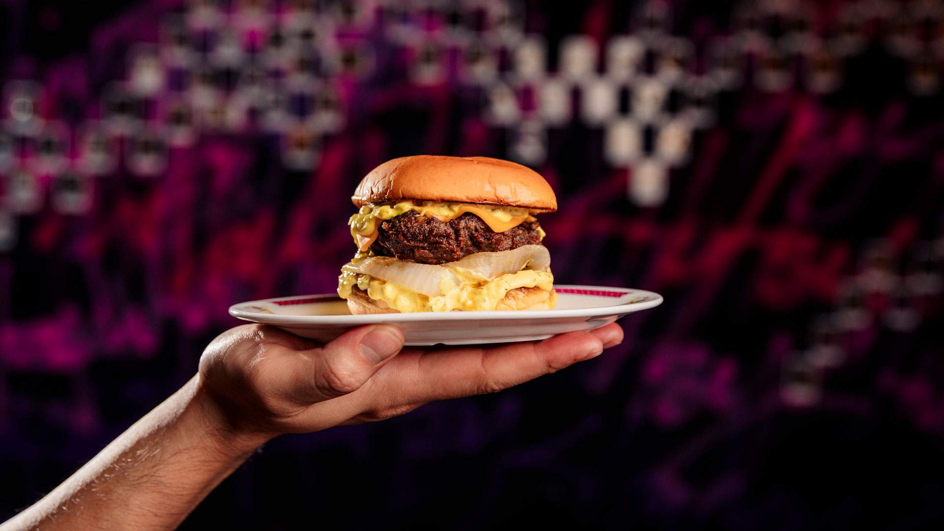 'Happy Endings' Hour at Hey Chú