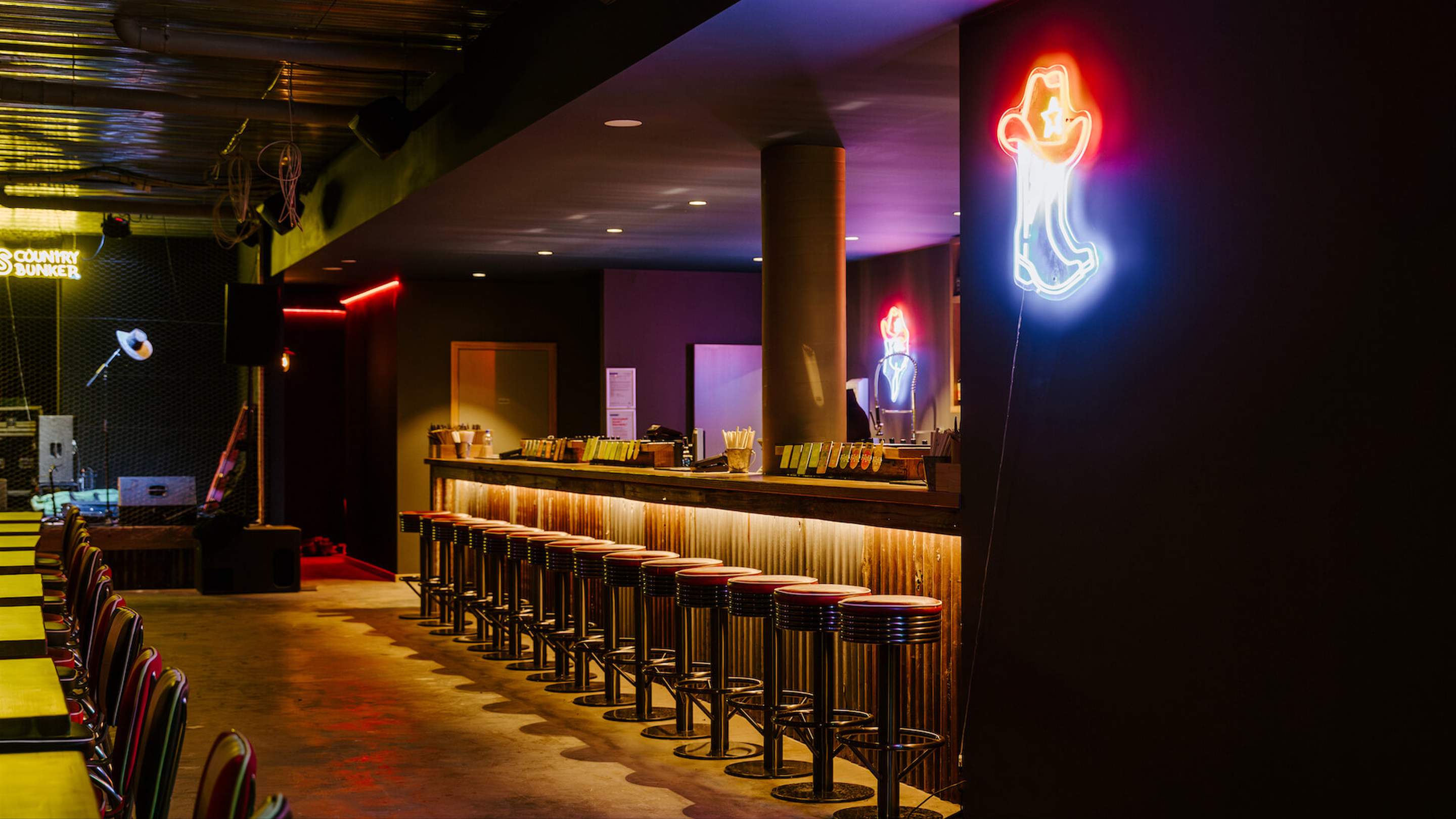 Moon Dog Wild West, Footscray Review