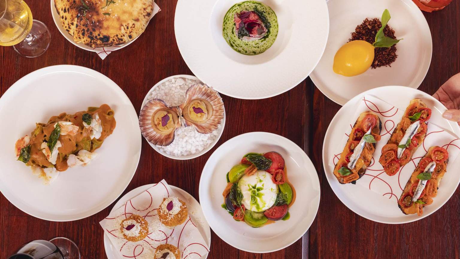 Bar Infinita, Gordon Review