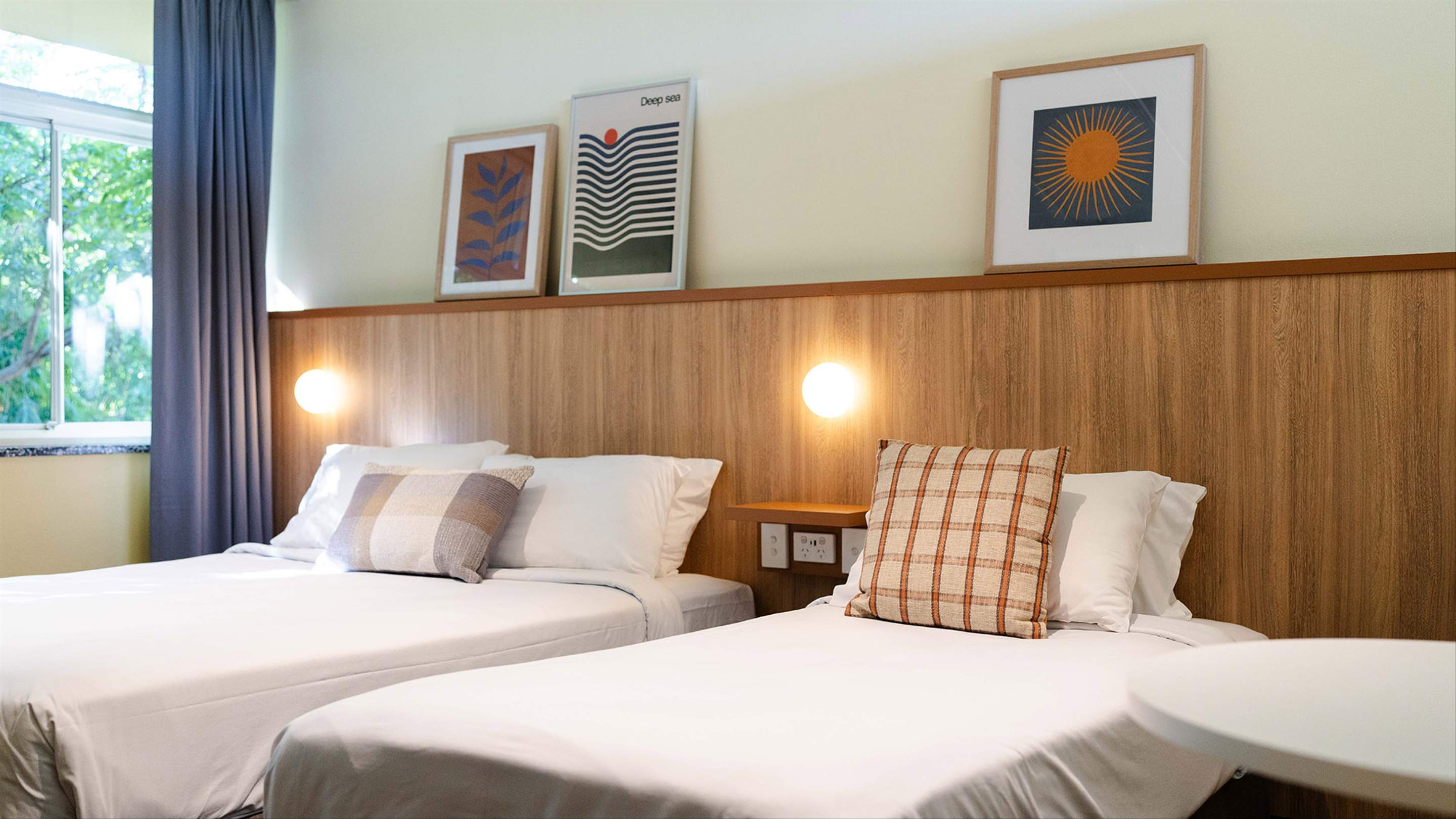 Brighton Hotel, Brighton Review