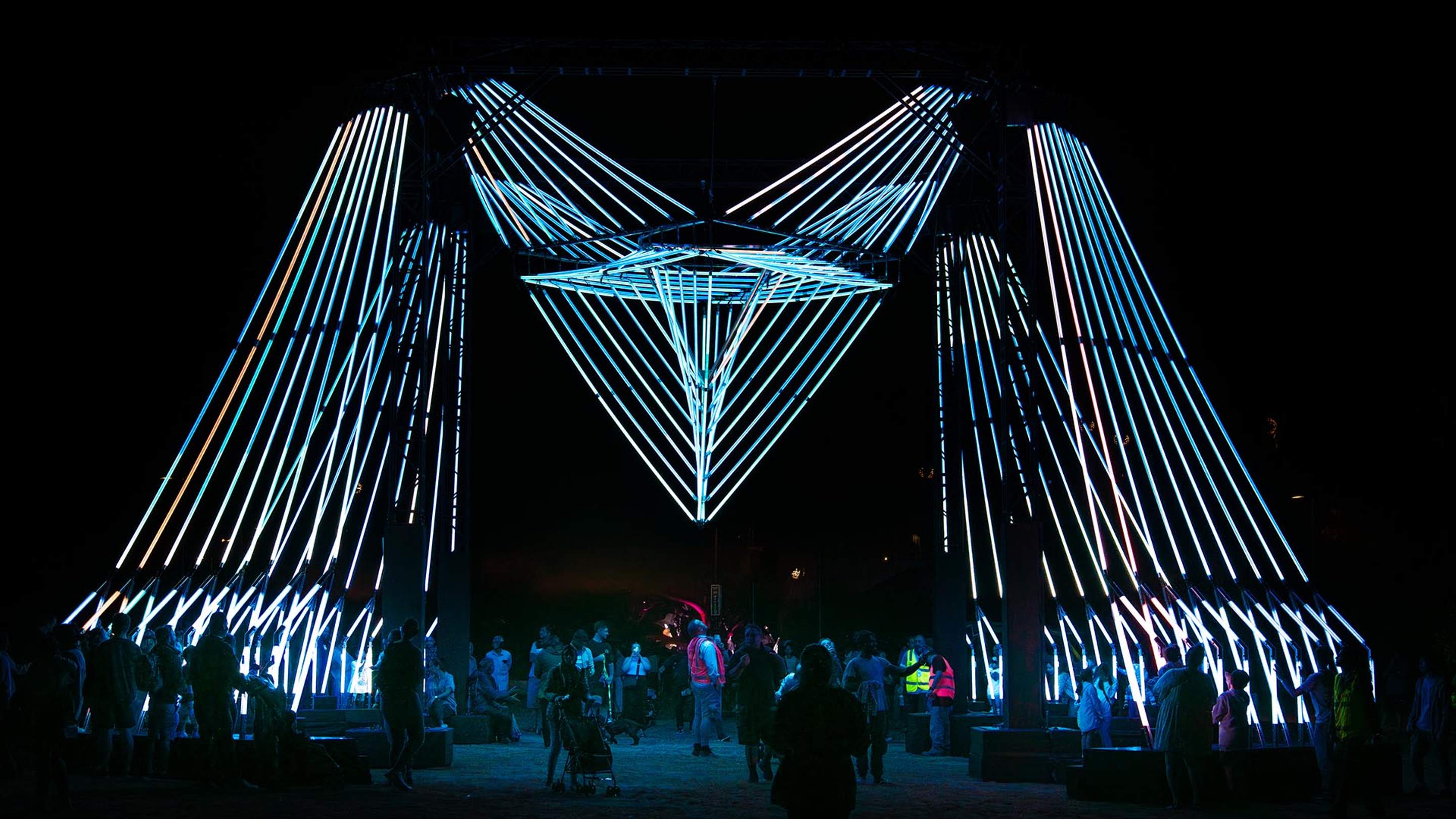 After-Dark Puppetry in the Zoo, Sonic Youth's Kim Gordon, Gleaming ...