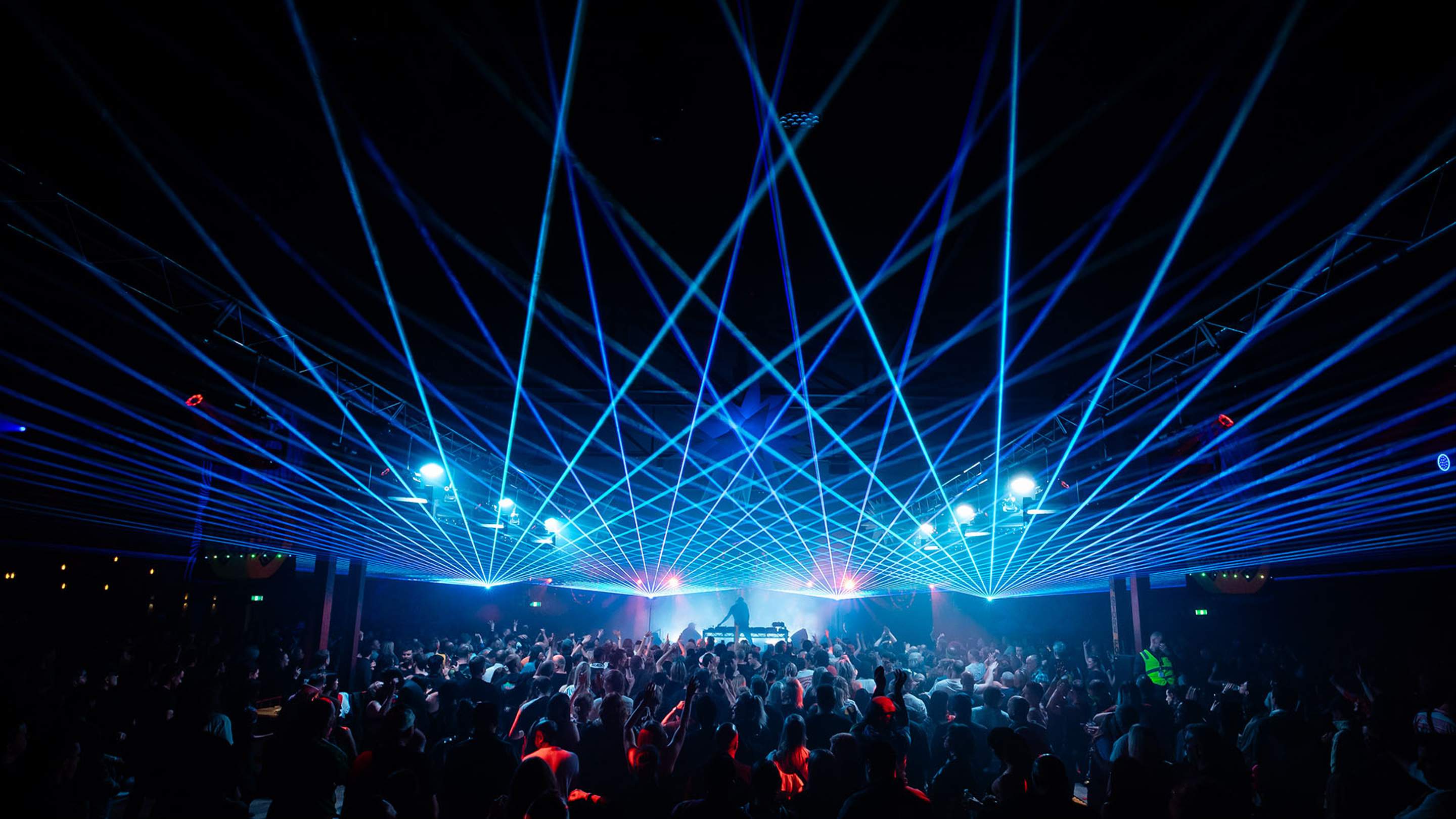 Rave Alert: Ministry of Sound's Massive 90s and 00s Parties Are Touring ...