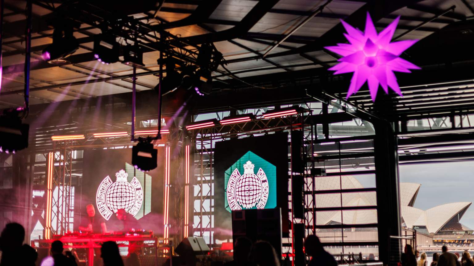Rave Alert: Ministry of Sound's Massive 90s and 00s Parties Are Touring ...