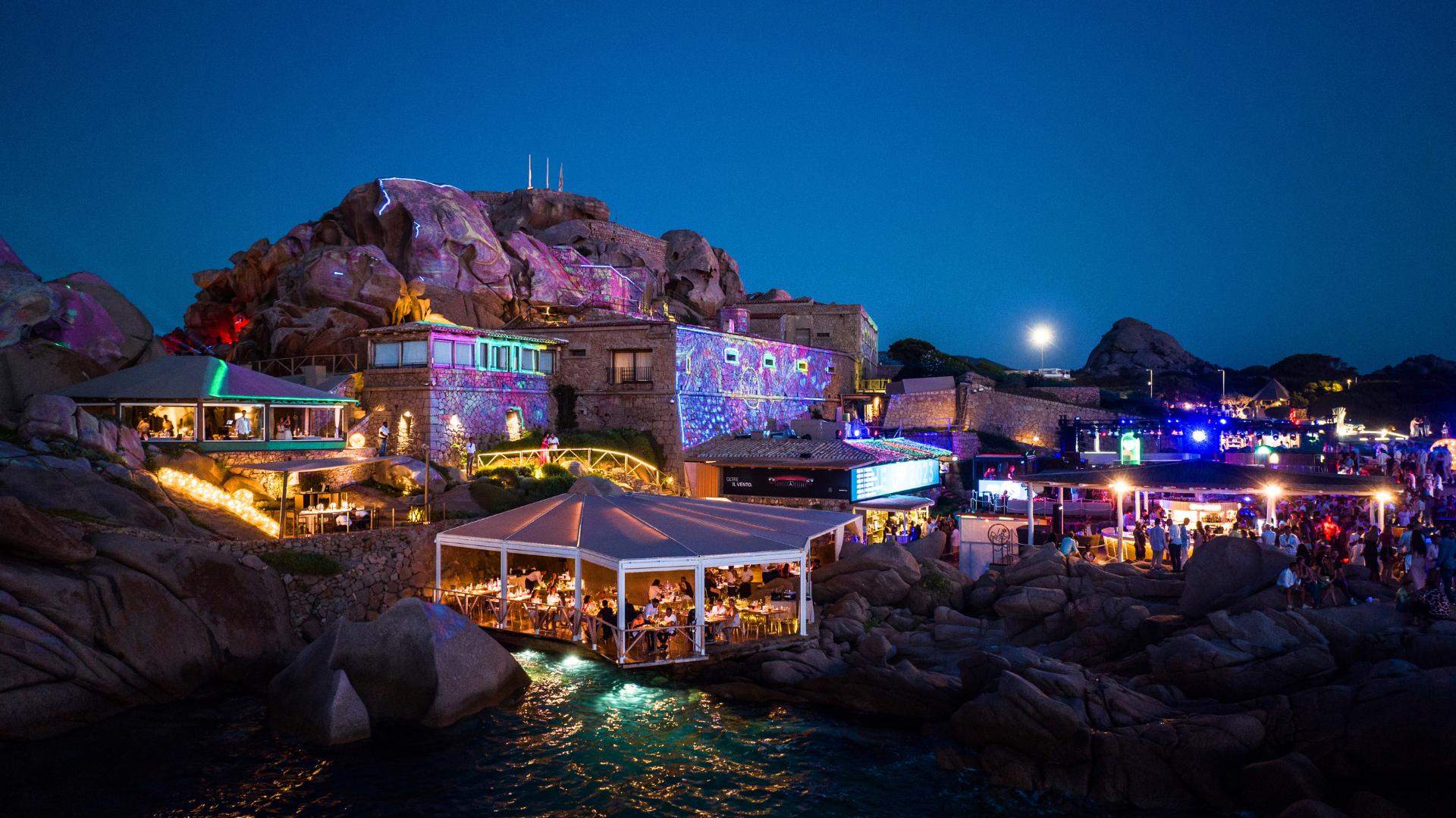 Phi Beach, Baja Sardinia Review
