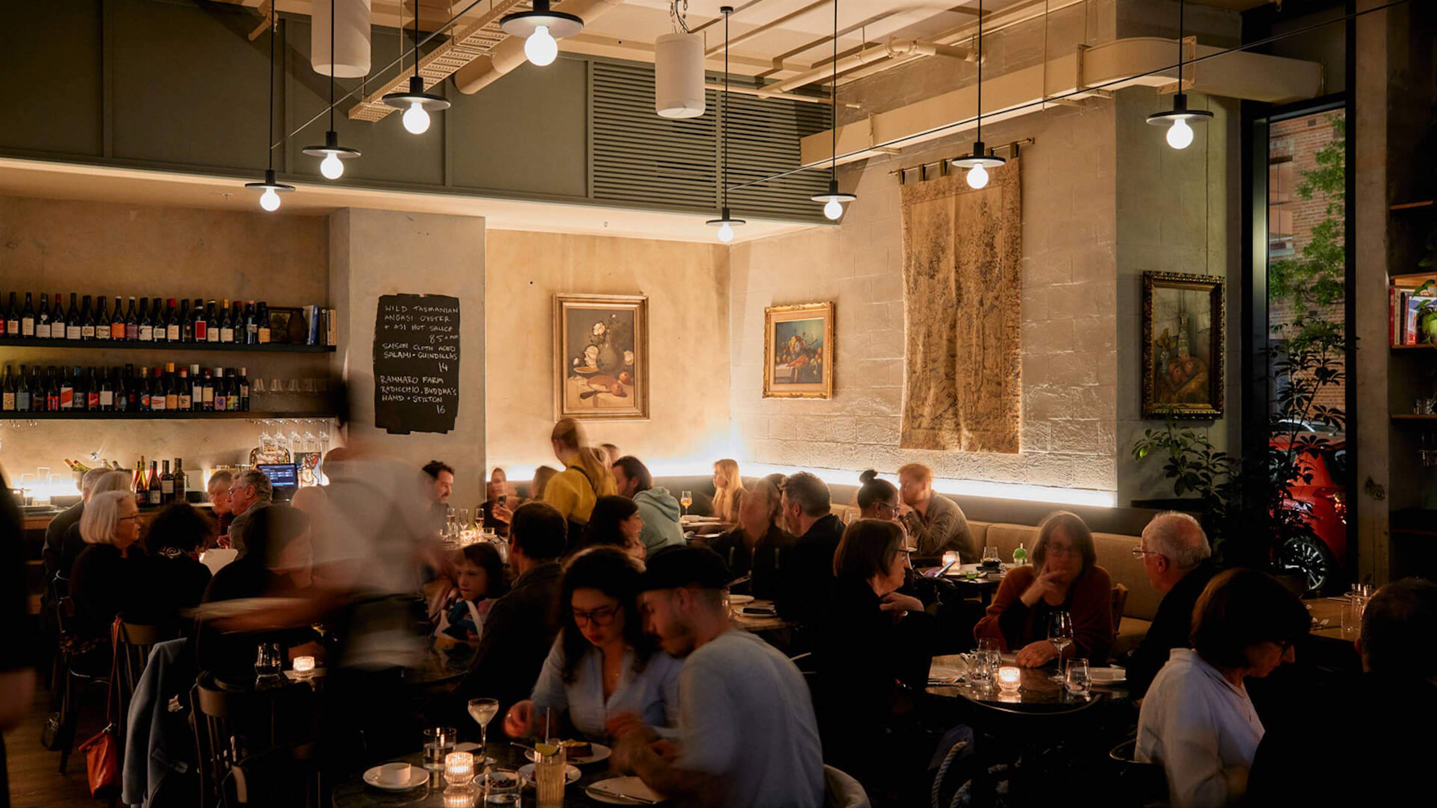 Molli, Abbotsford Review