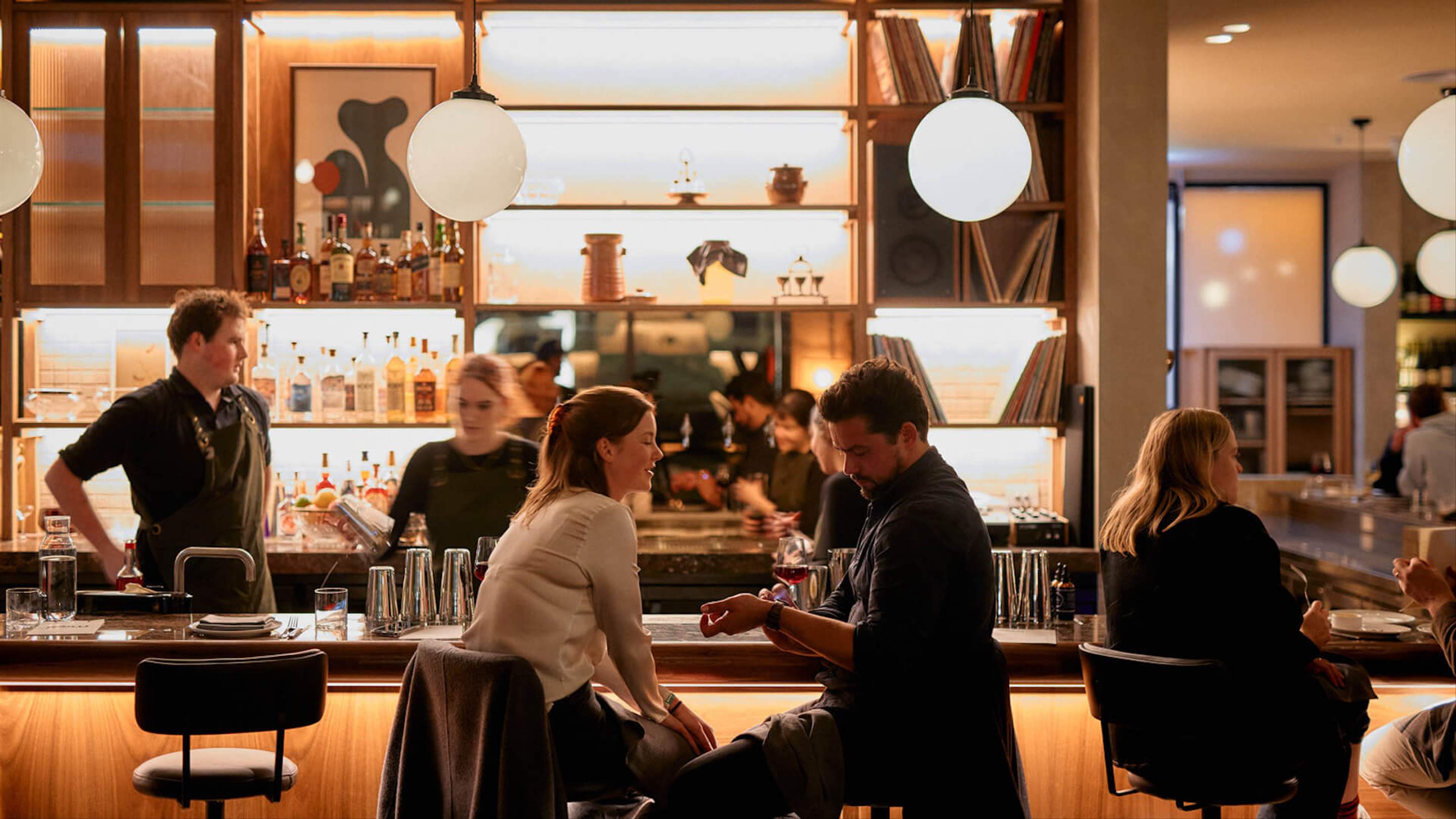 Molli, Abbotsford Review