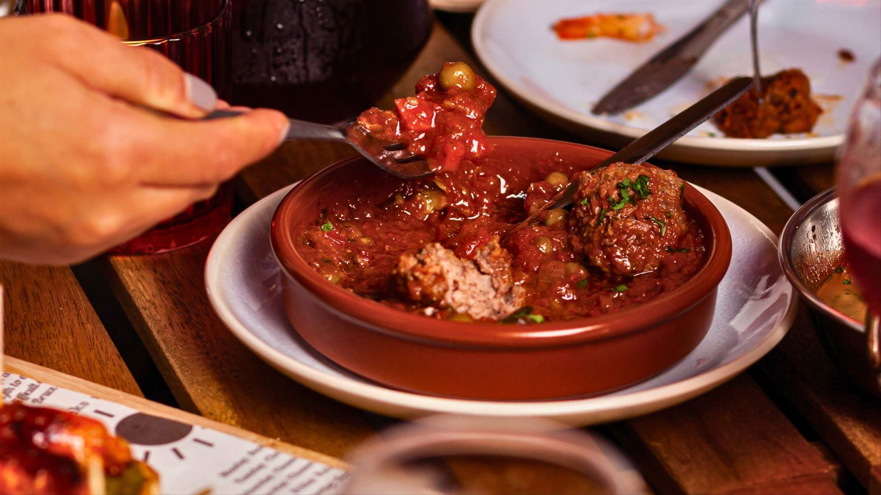 Paripé, Chippendale Review