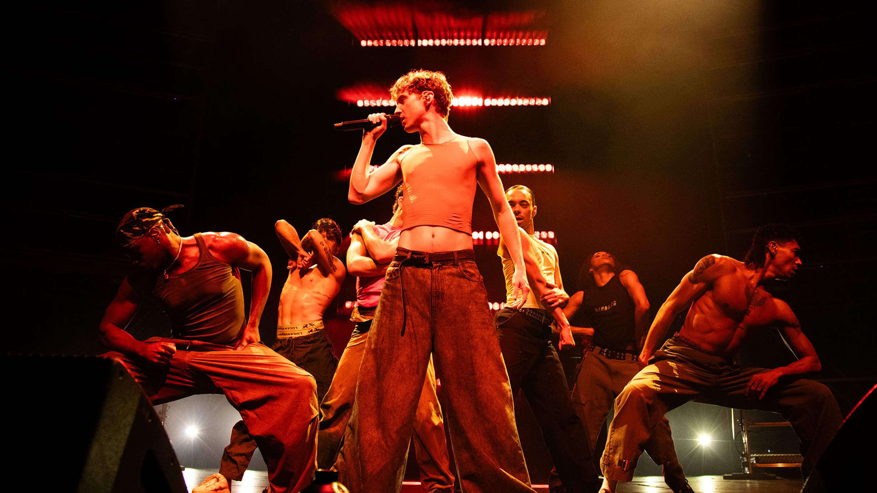 Dance to This: Troye Sivan Is Bringing His 'Something to Give Each ...