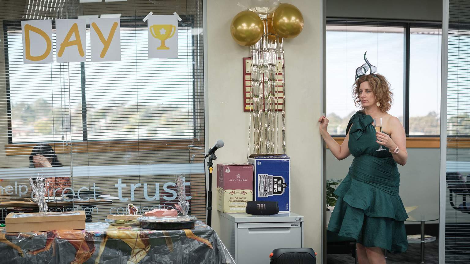 Awkward Workplace Antics, Chaotic Colleagues and Cringey Bosses ...