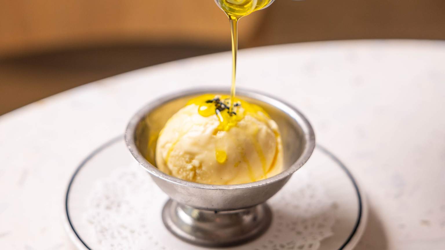 Ela Ela, Sydney Review