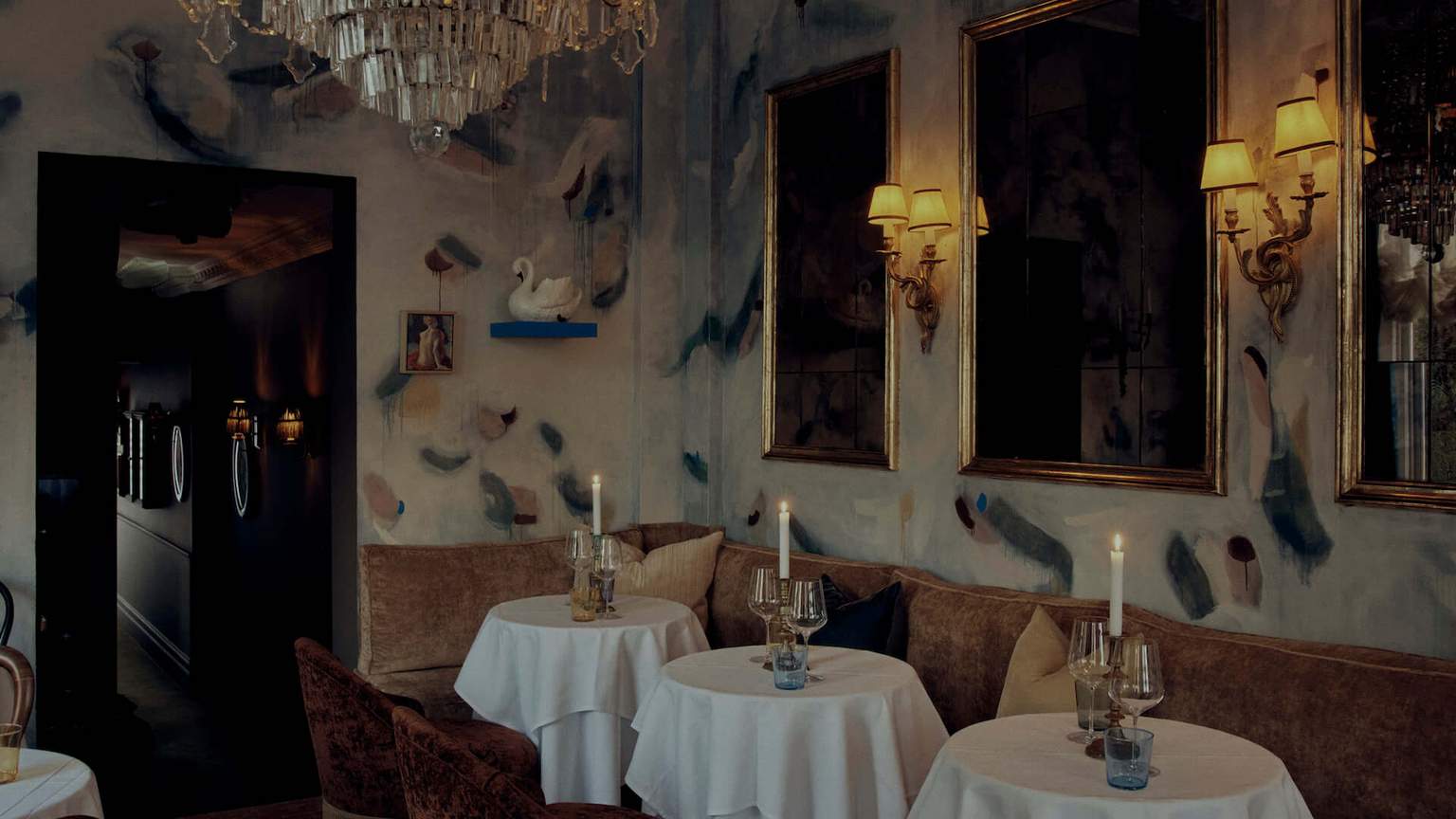 Gigi Is a Wonderfully Camp Parisian-Inspired Bar From the Entrecôte Team