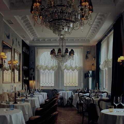 Gigi Is a Wonderfully Camp Parisian-Inspired Bar From the Entrecôte Team