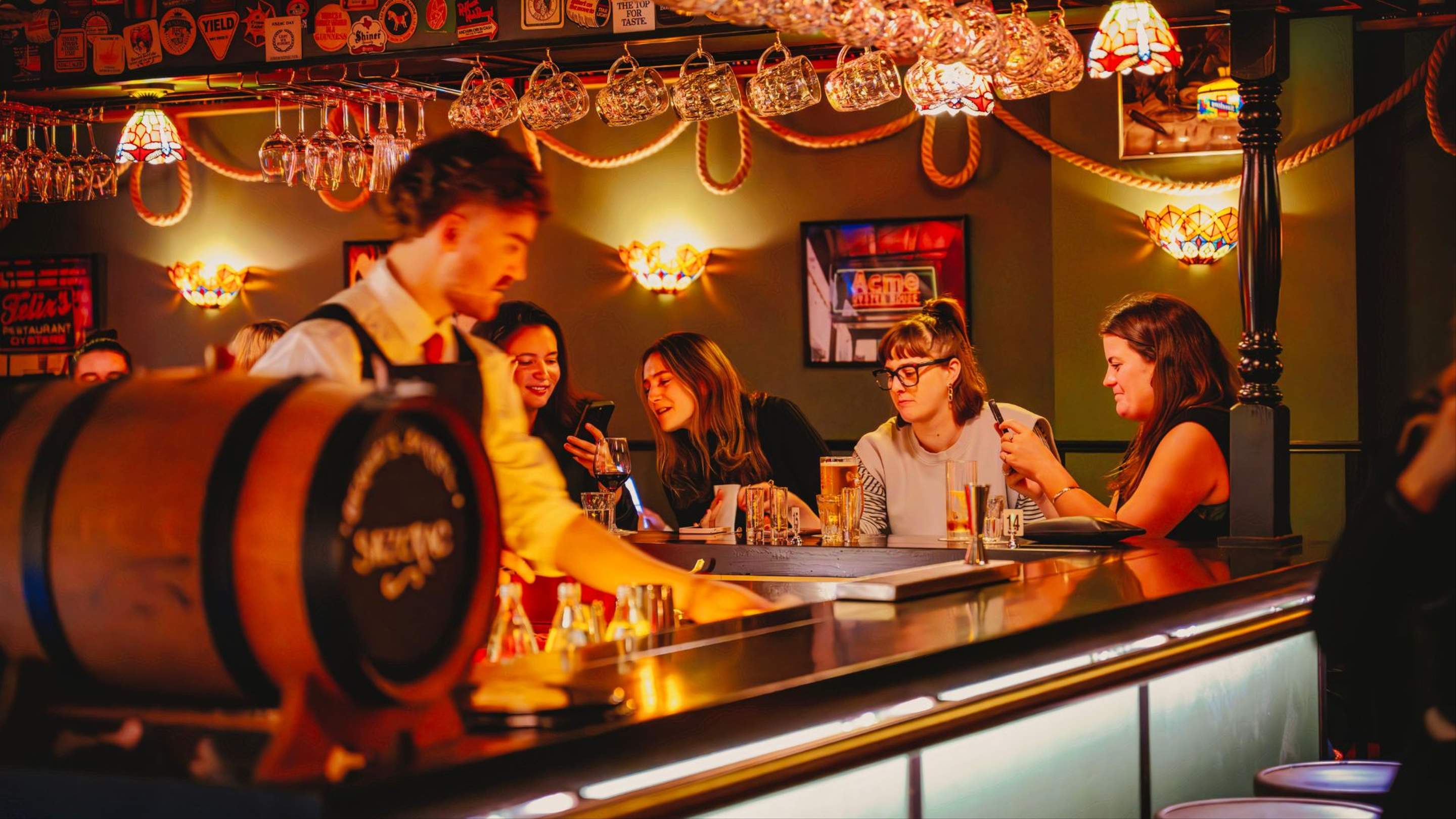 Bottomless Bubbles and Oysters at The Hook - Concrete Playground