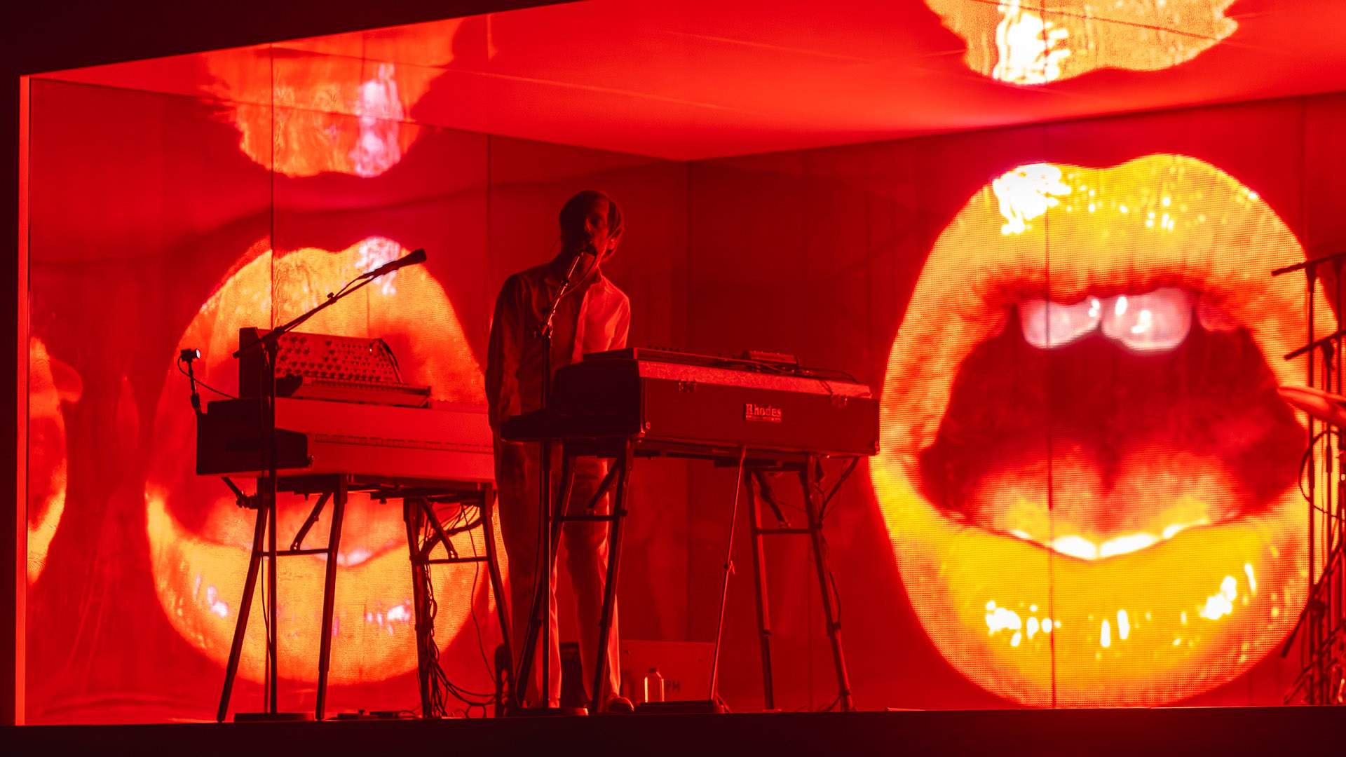 Always Live Has Added Air Playing 'Moon Safari' in Full to Its Already ...