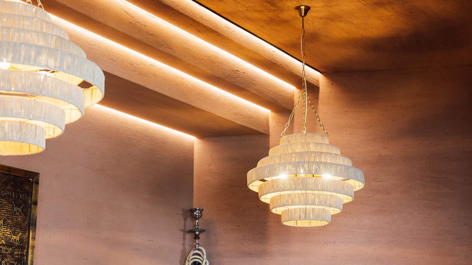 Byblós Brisbane, Hamilton Review