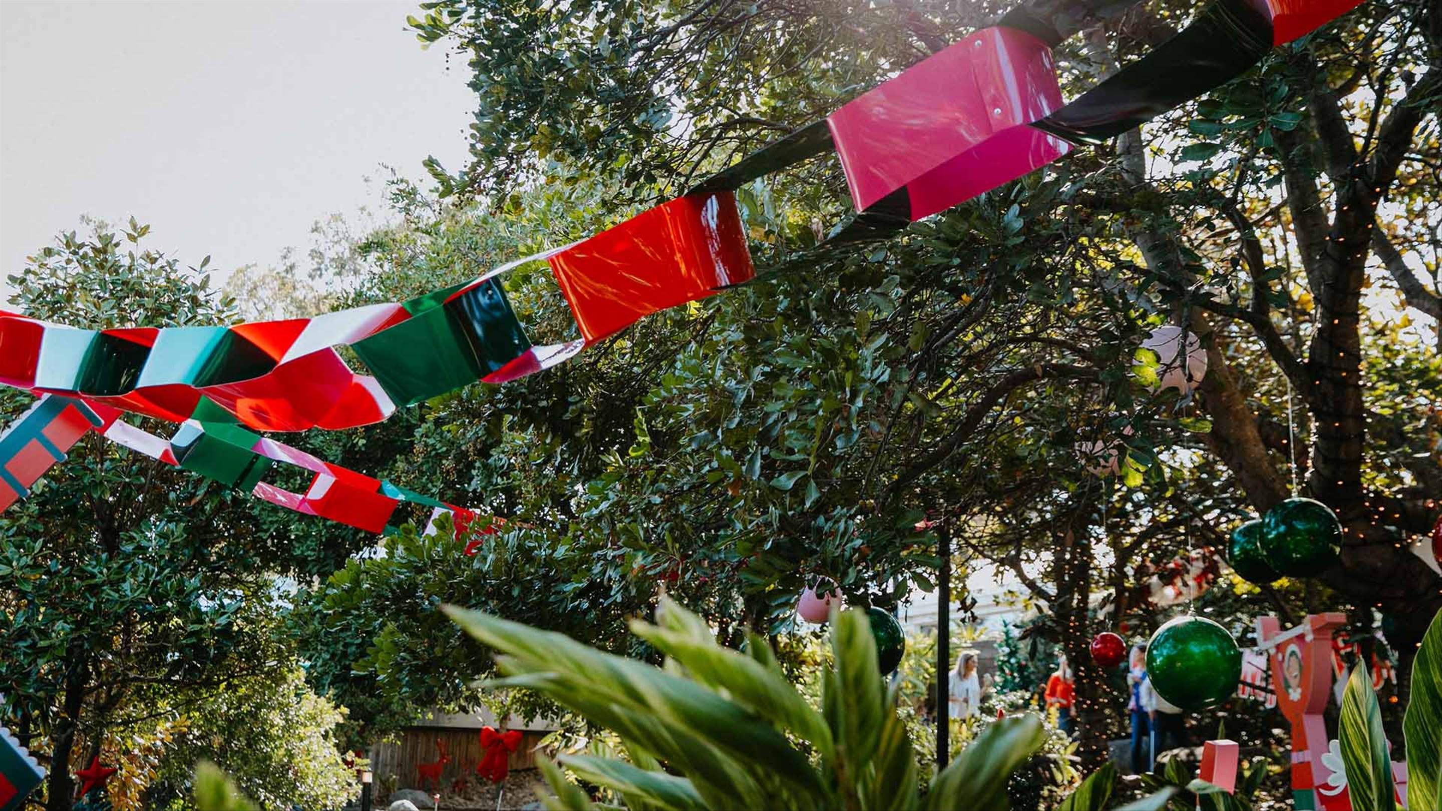 It's Time to Celebrate Christmas with Mini Golf: Victoria Park's ...