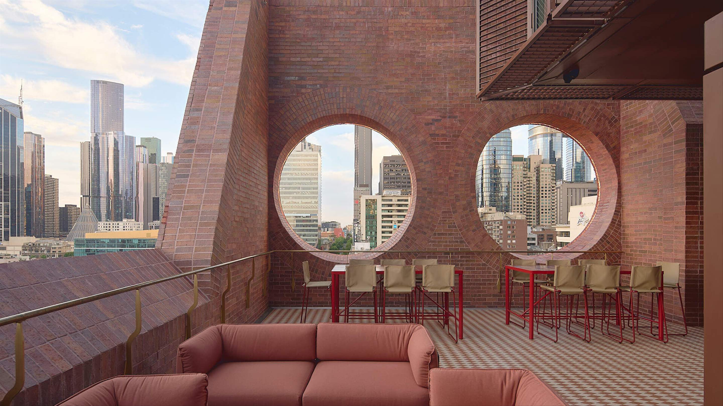 Mid Air, Melbourne Review