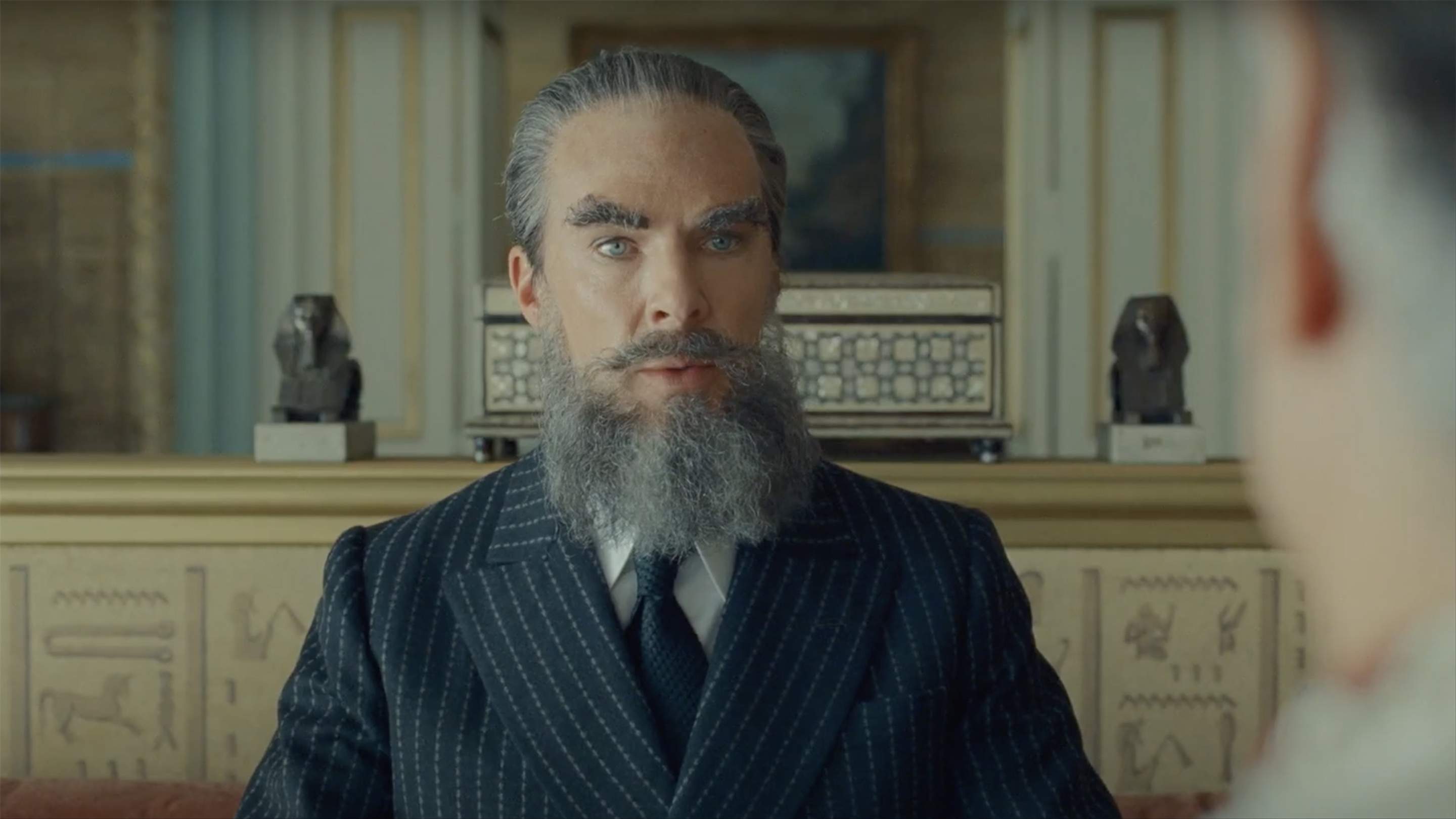 Another All-Star Cast, Another Tale of Family Chaos: The Trailer for ...