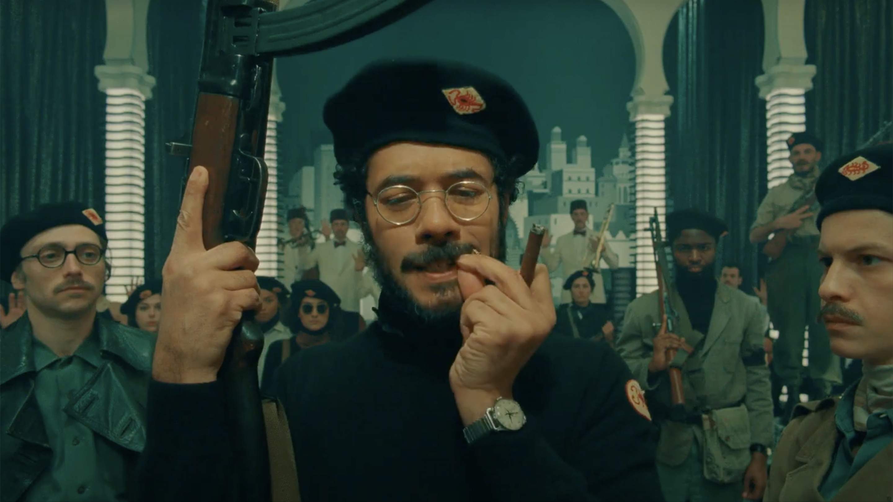 Another All-Star Cast, Another Tale of Family Chaos: The Trailer for ...