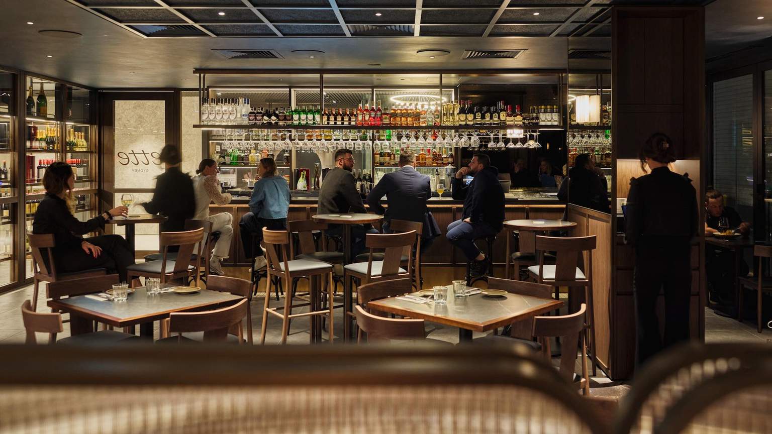 Ette Sydney, Sydney Review