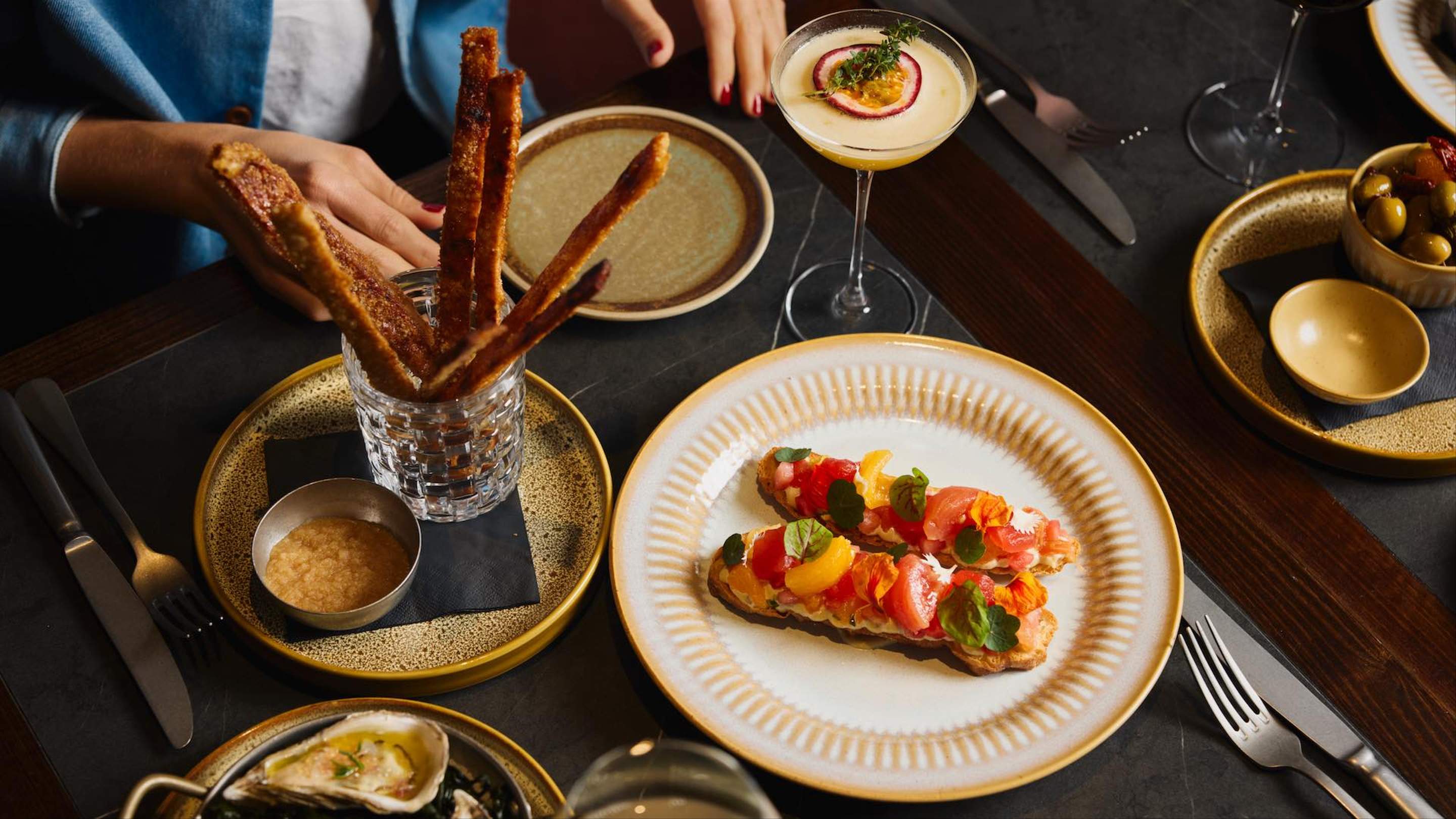 Ette Sydney, Sydney Review