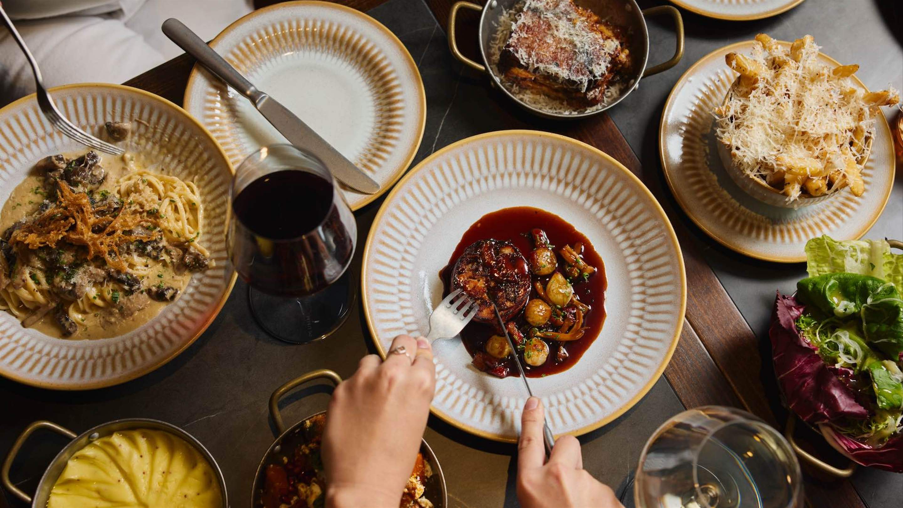 Ette Sydney, Sydney Review