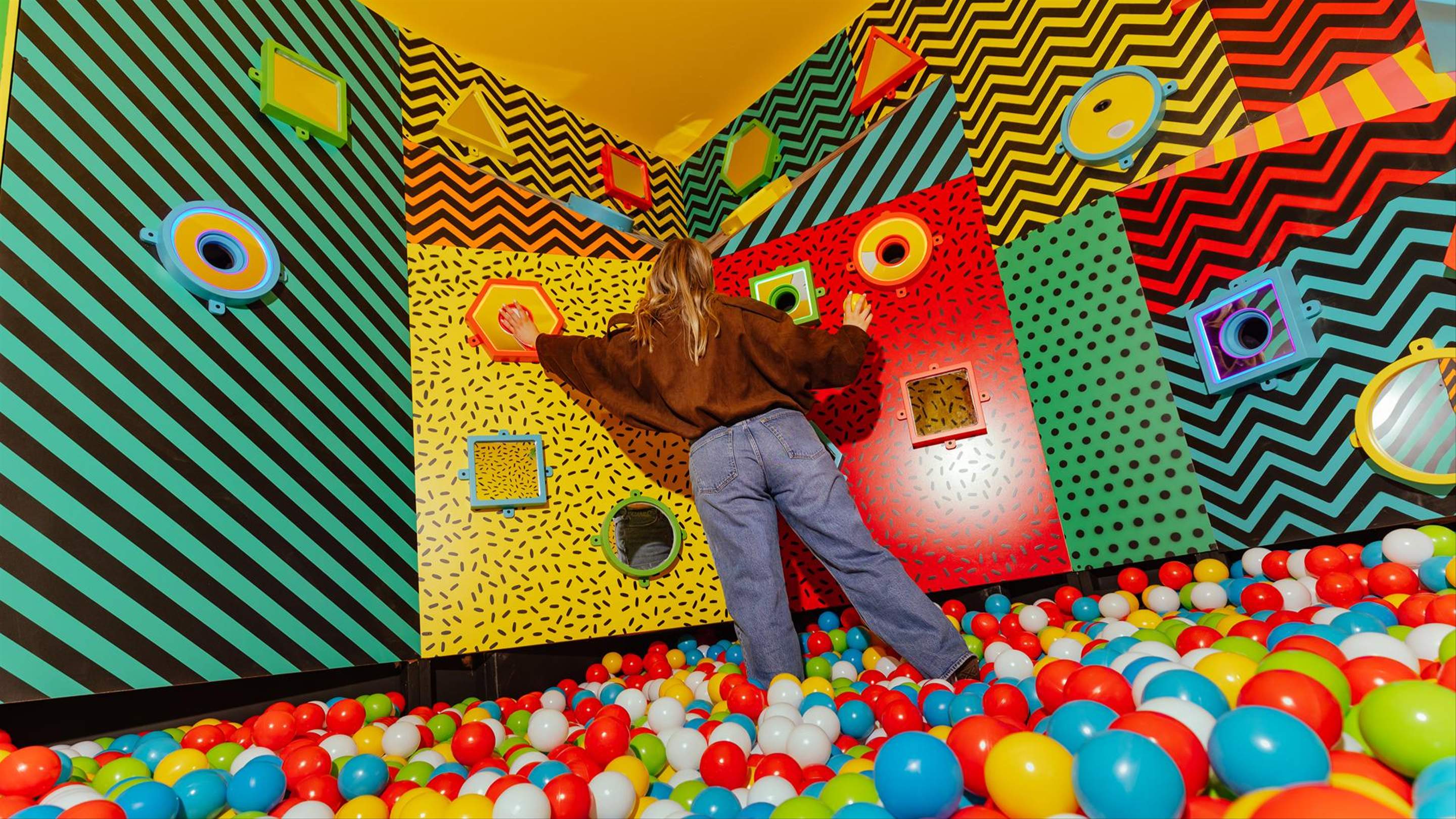 Now Open: Hijinx Hotel QV Melbourne Is Ready for Check-Ins, Presenting ...