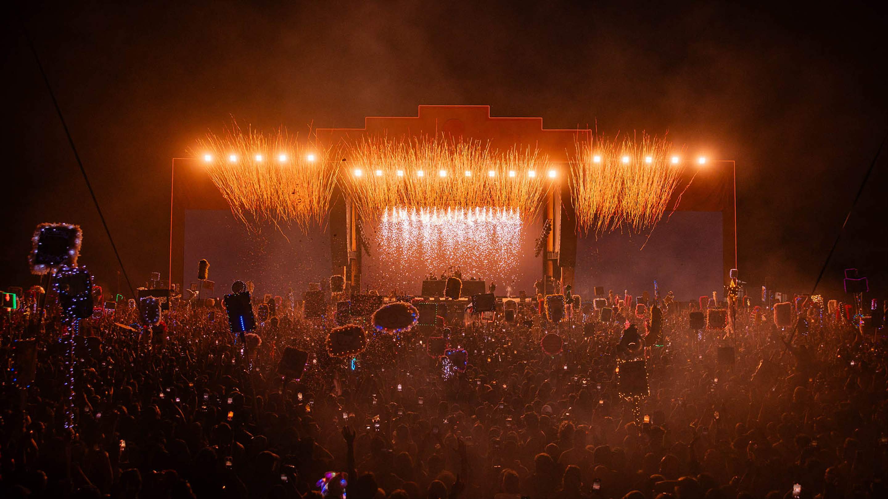Beyond The Valley's Massive 2025 Lineup Features Dom Dolla, Addison Rae ...