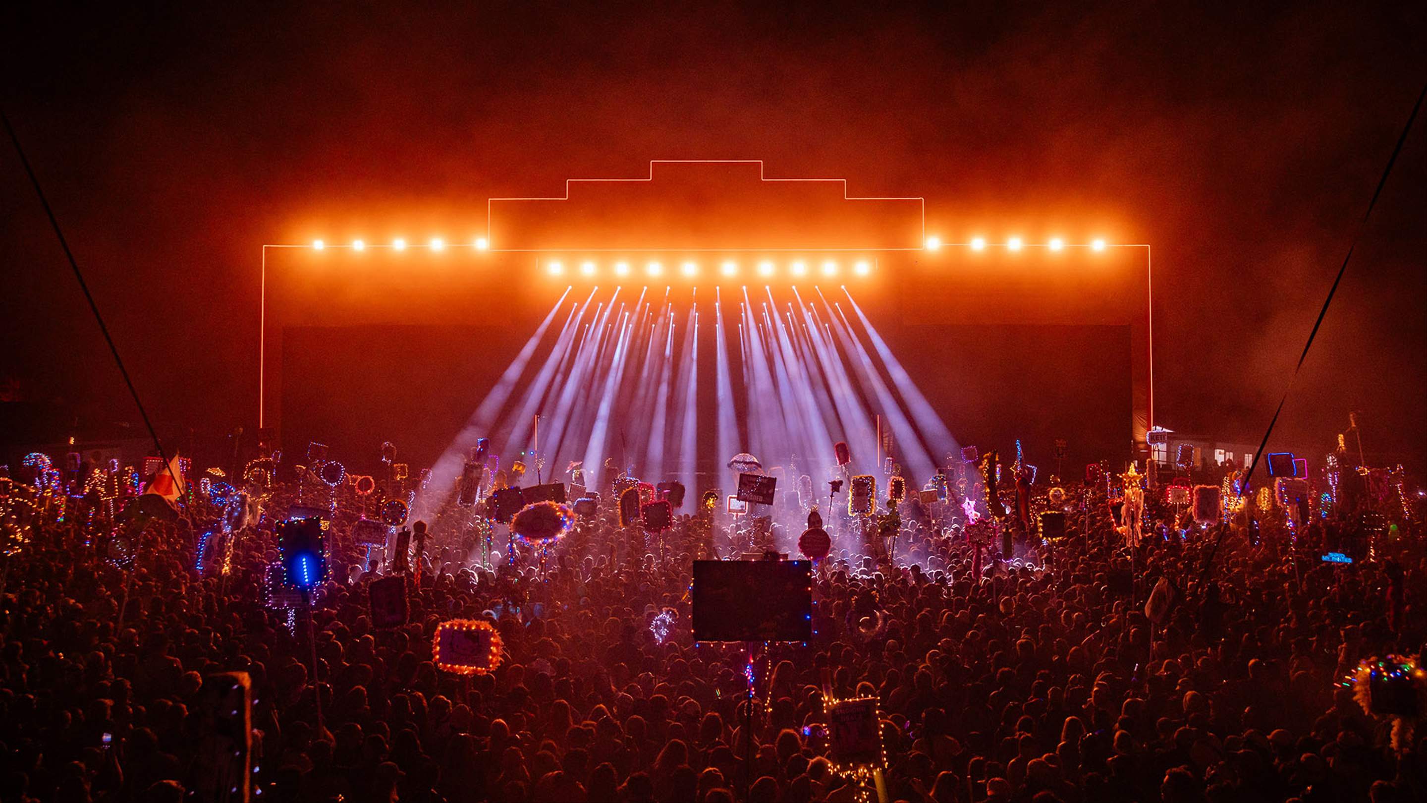 Beyond The Valley's Massive 2025 Lineup Features Dom Dolla, Addison Rae ...