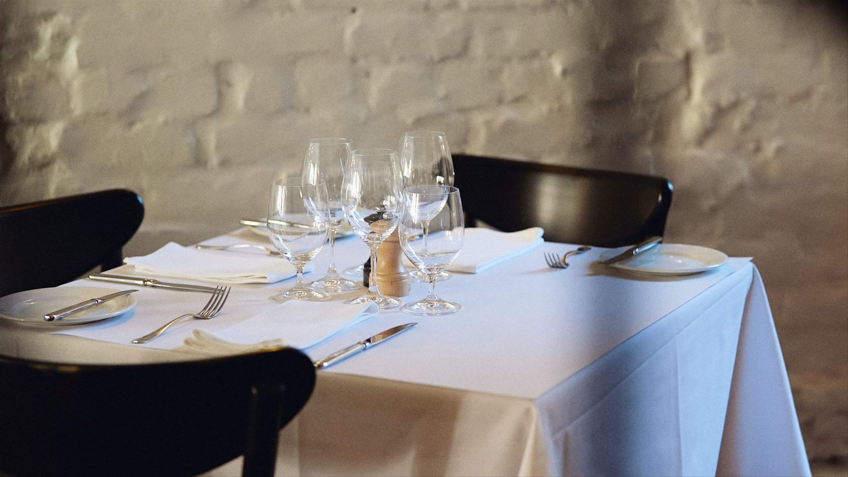 Bistra, Carlton Review