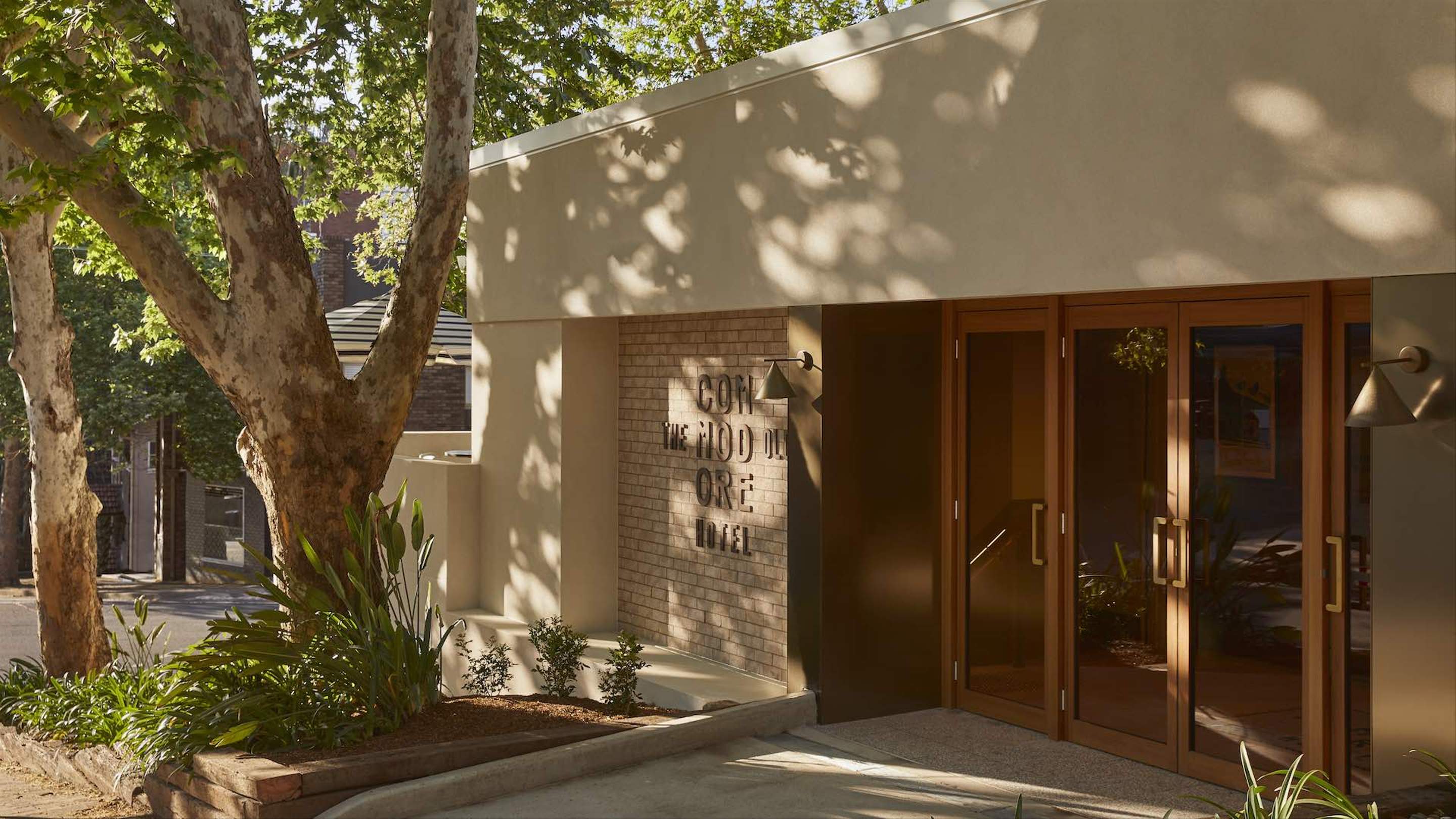 The Old Commodore Hotel, McMahons Point Review